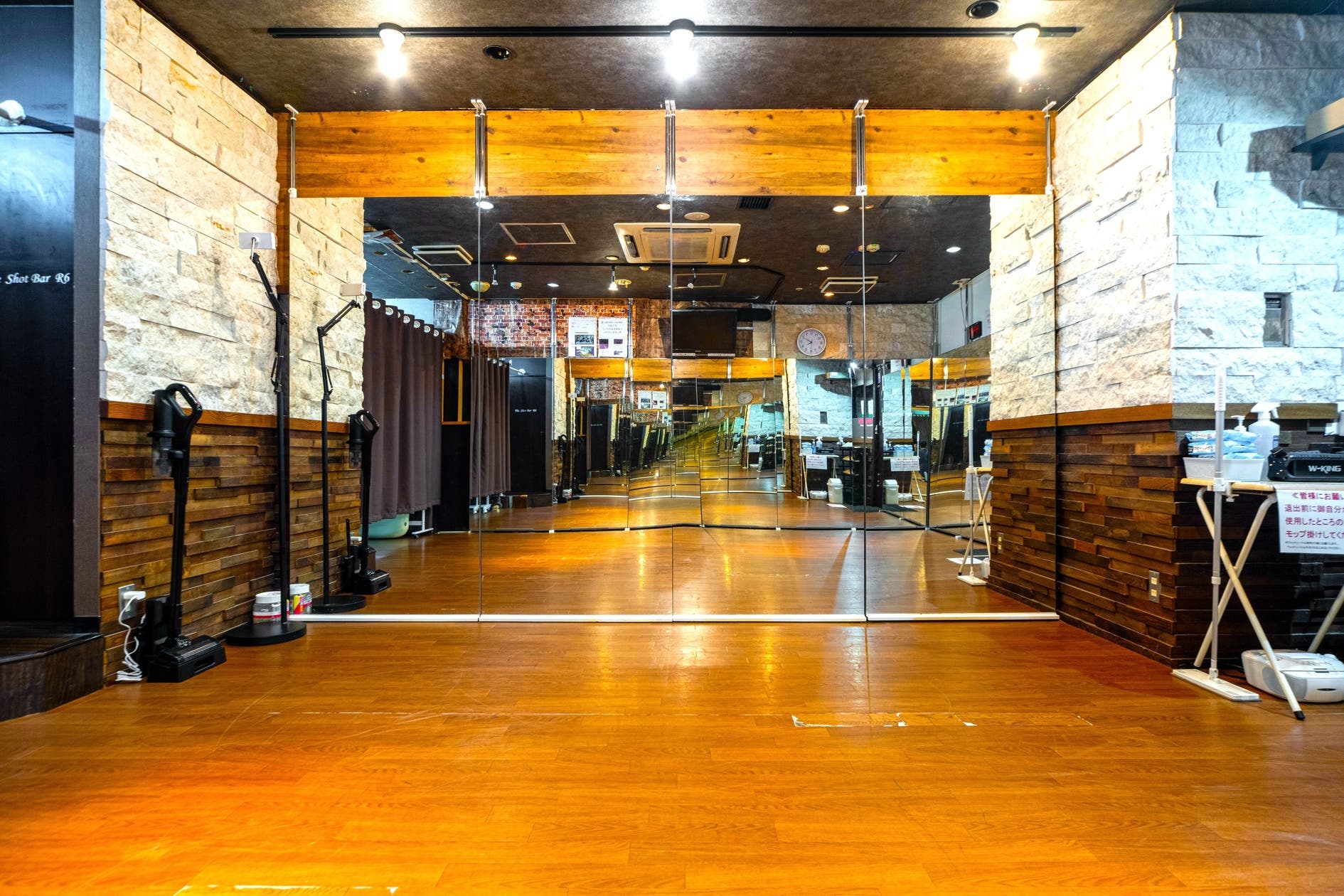 京急川崎駅から1分、JR川崎駅から3分、24時間いつでも利用できるレンタルスペースの写真4