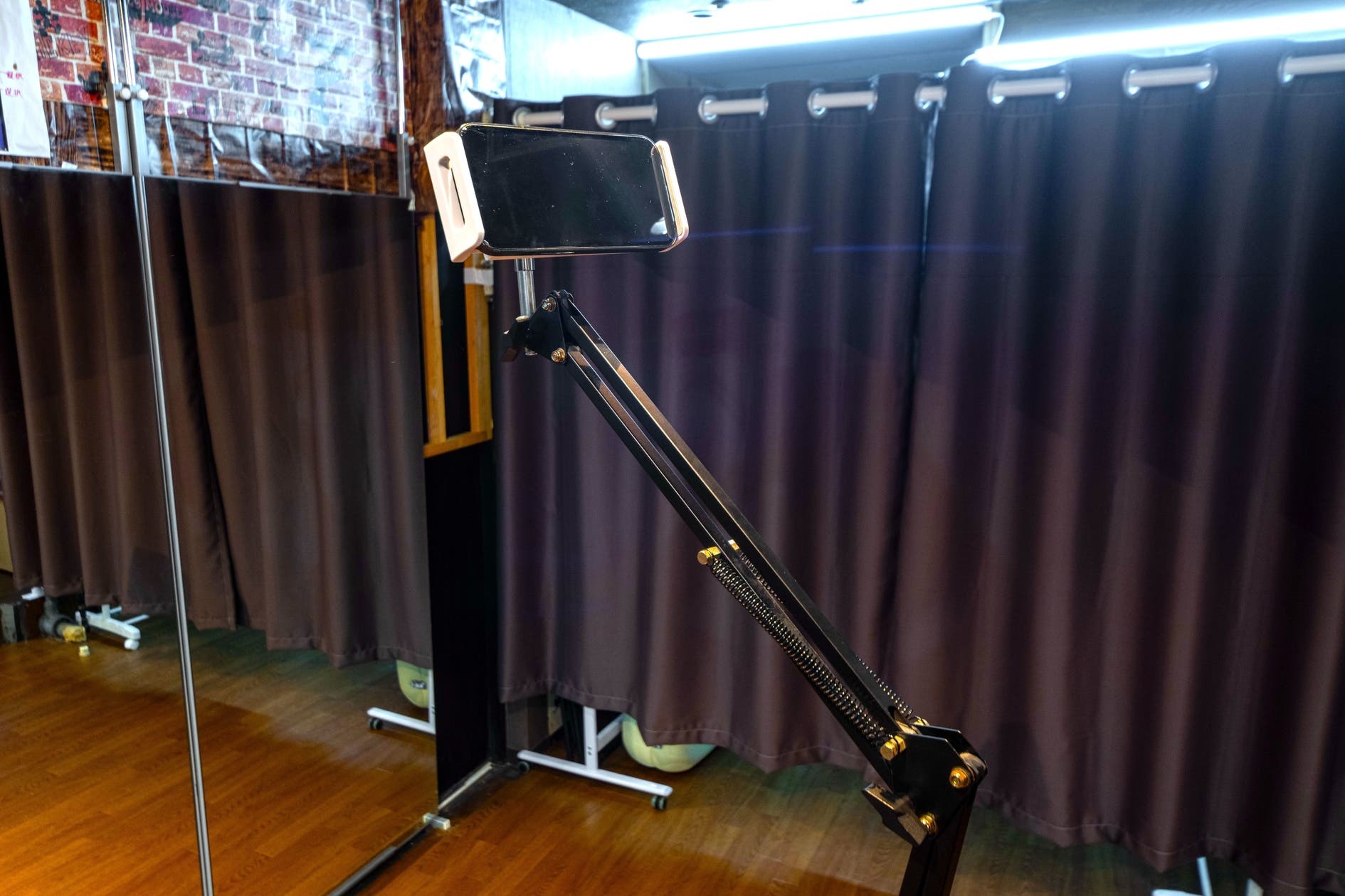 京急川崎駅から1分、JR川崎駅から3分、24時間いつでも利用できるレンタルスペースの写真13