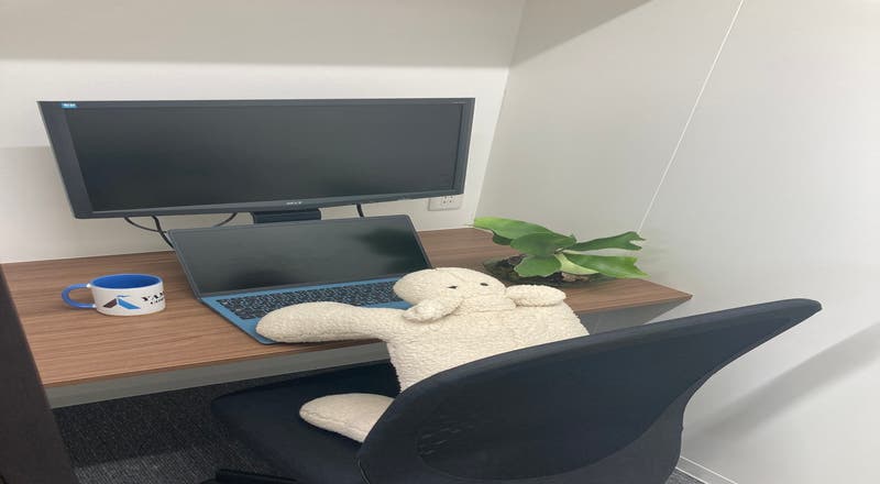 【パーソナルブースR】JR奈良駅から徒歩4分の高速Wi-Fi完備の１時間から利用できる1人専用ブースです。