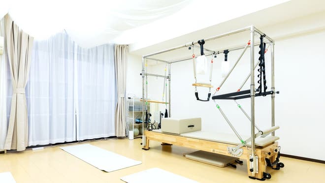 オープン特価800円🎉【横浜エリア|東神奈川駅5分】ピラティス・ヨガ・ダンス等の練習、レッスン等に👍|ピラティスマシン設置の写真2