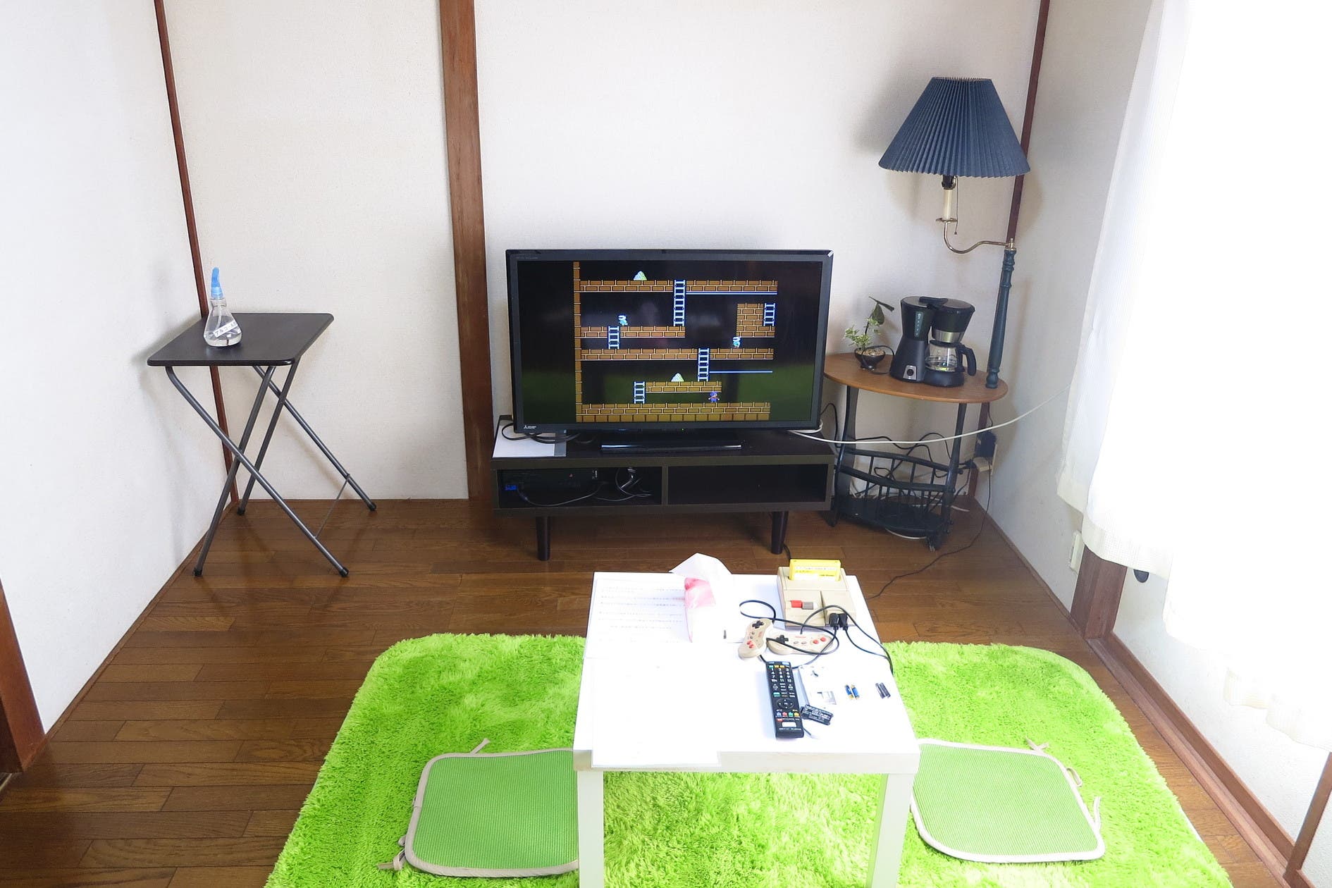 昔懐かしいレトロなファミコンゲームやり放題ルーム。ゲームカセット190個ご用意。友人と対戦ゲームもできます。の写真6