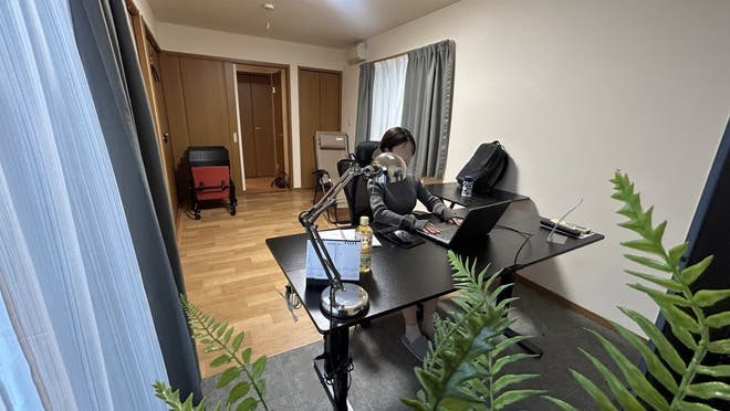 車での来場もOK 静かな住宅街の集中個室|快適ワークチェア&昇降デスクでテレワーク・学習・小会議に最適の写真7