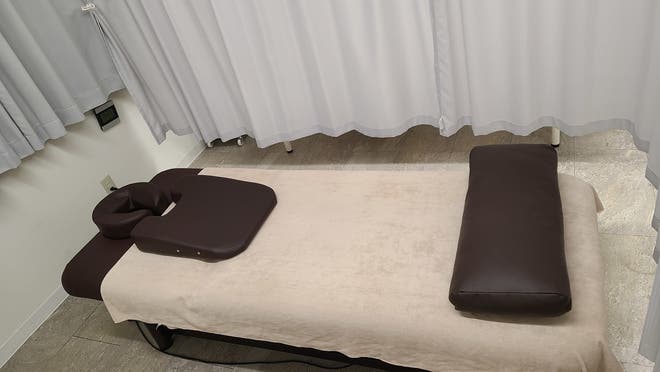 【鍼灸整骨院】半個室!マッサージ、鍼、簡易トレーニングも可能!/上野駅徒歩6分!施術ベットありの写真3