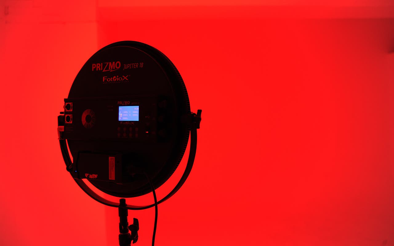 fotodiox Prizmo Jupiter18(RGBフルカラー 円形最薄LEDライト)の画像1