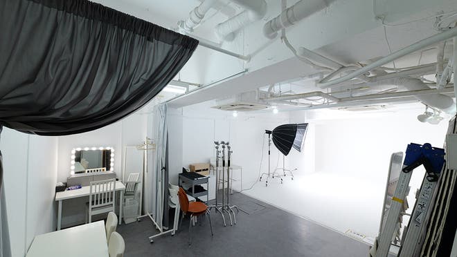 南青山の誰でも気軽に24h使える本格的セルフ型白ホリスタジオ!の写真8