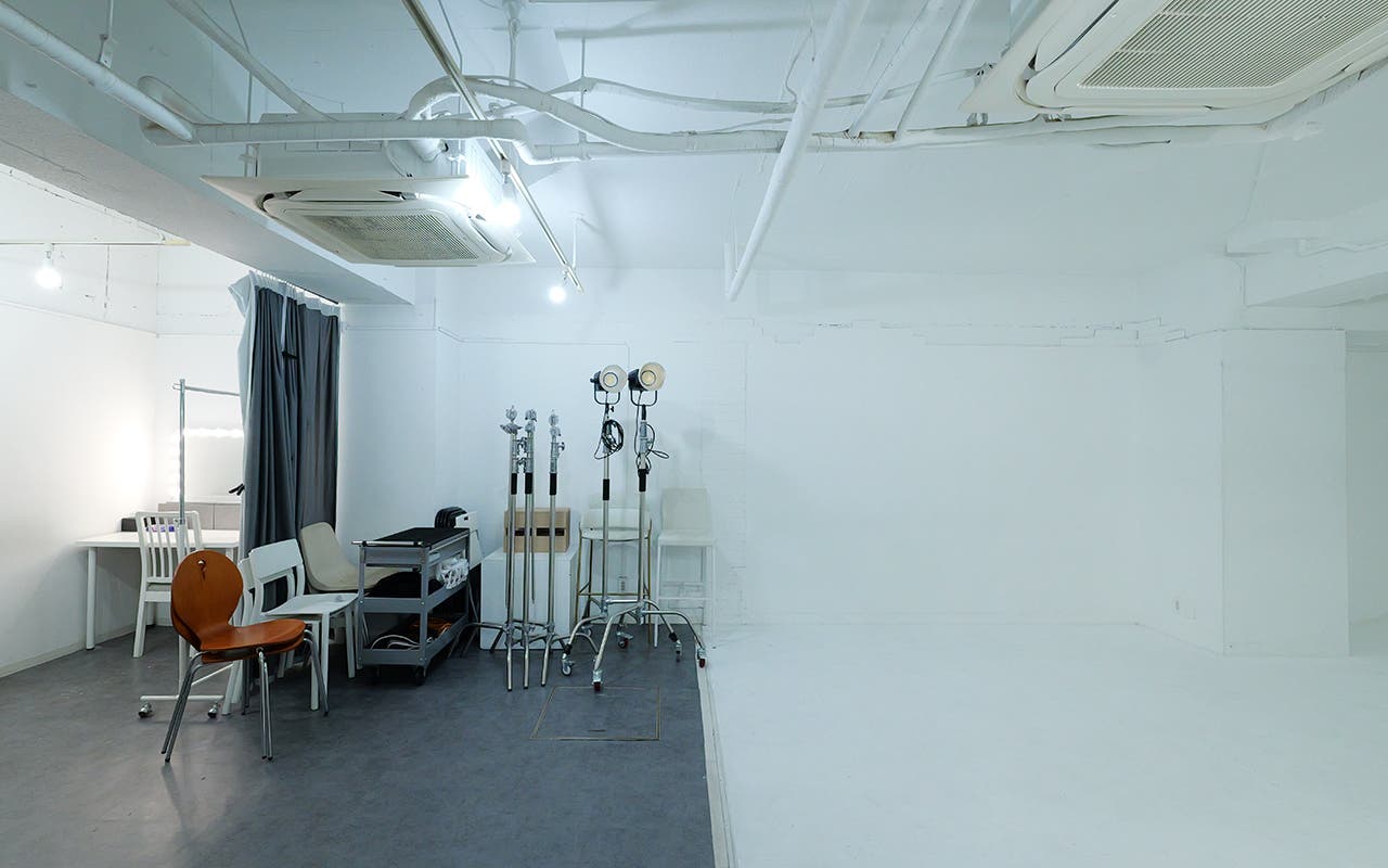 南青山の誰でも気軽に24h使える本格的セルフ型白ホリスタジオ！の写真14