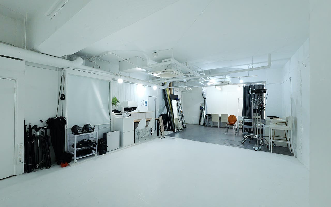 南青山の誰でも気軽に24h使える本格的セルフ型白ホリスタジオ！の写真4