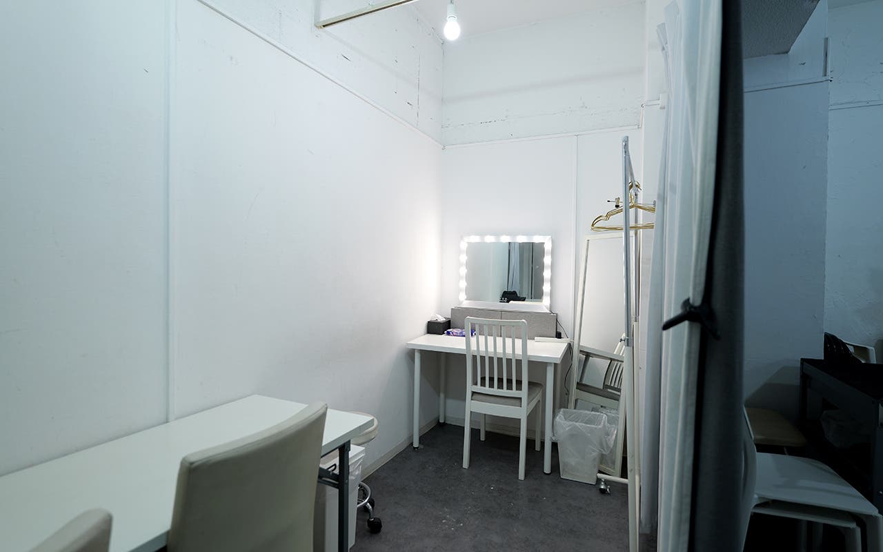 南青山の誰でも気軽に24h使える本格的セルフ型白ホリスタジオ！の写真11