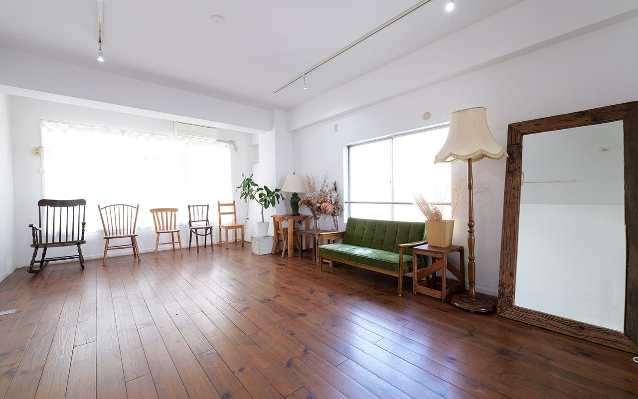 代々木ヴィンテージマンション内の自然光と木とドライフラワーに包まれたの空間の写真8