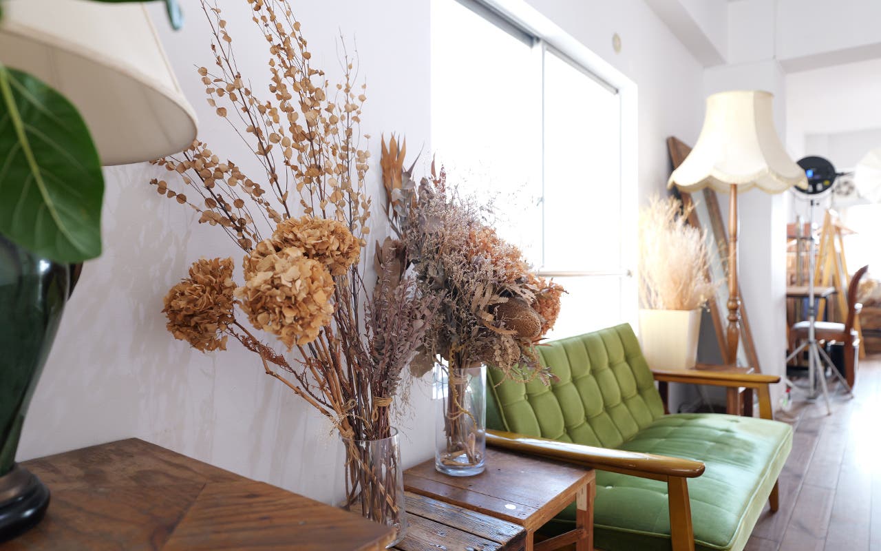 代々木ヴィンテージマンション内の自然光と木とドライフラワーに包まれたの空間の写真21