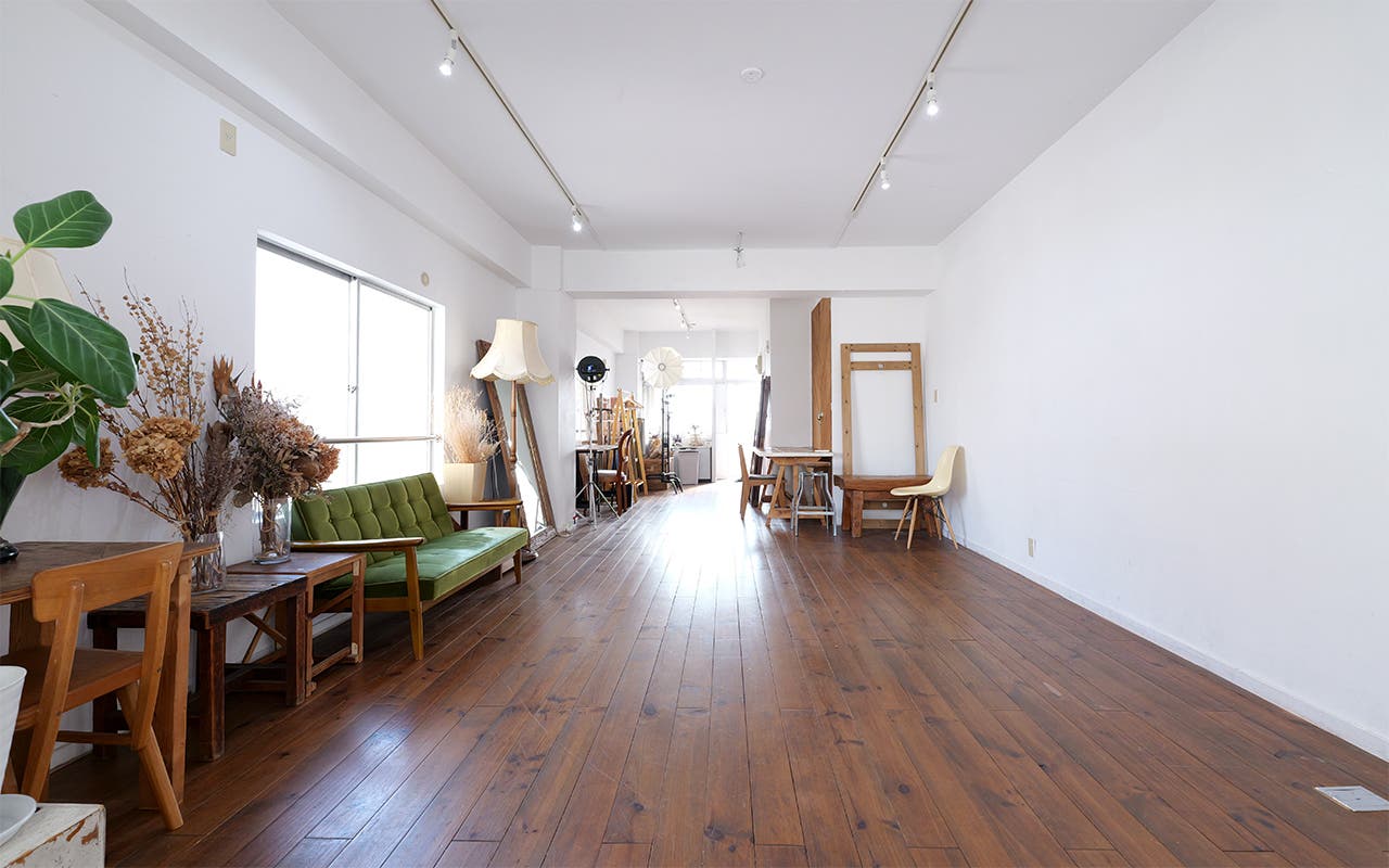 代々木ヴィンテージマンション内の自然光と木とドライフラワーに包まれたの空間の写真24