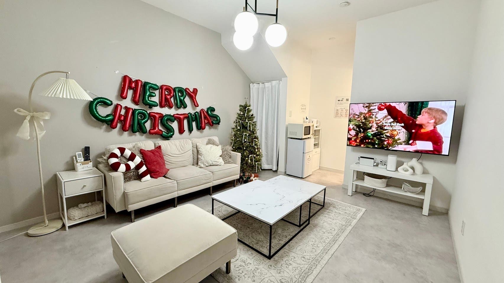 ✨川崎駅徒歩2分✨大人気ゲーム機🎮最大10人🎀内装新品🎉女子会／ママ会／歓迎会／撮影／推し活／デートの写真1