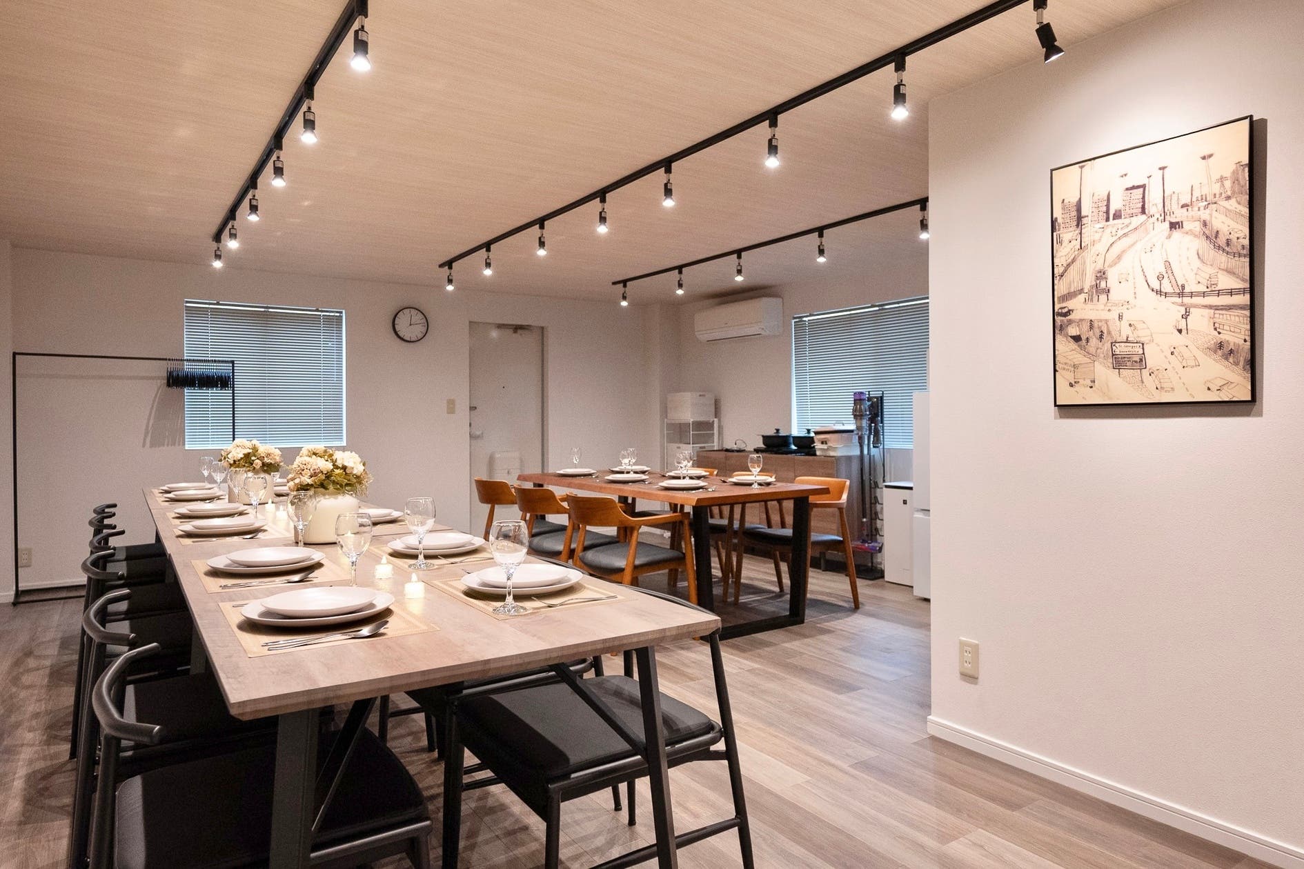 池袋駅南口4分🚃24H/最大40名着席🎉大画面プロジェクター🎬映画・大人気ゲーム機🎮おしゃれなケータリング♪の写真5