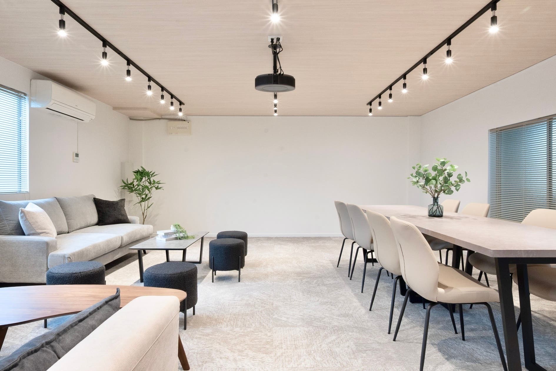 池袋駅南口4分🚃24H/最大40名着席🎉大画面プロジェクター🎬映画・大人気ゲーム機🎮おしゃれなケータリング♪の写真23