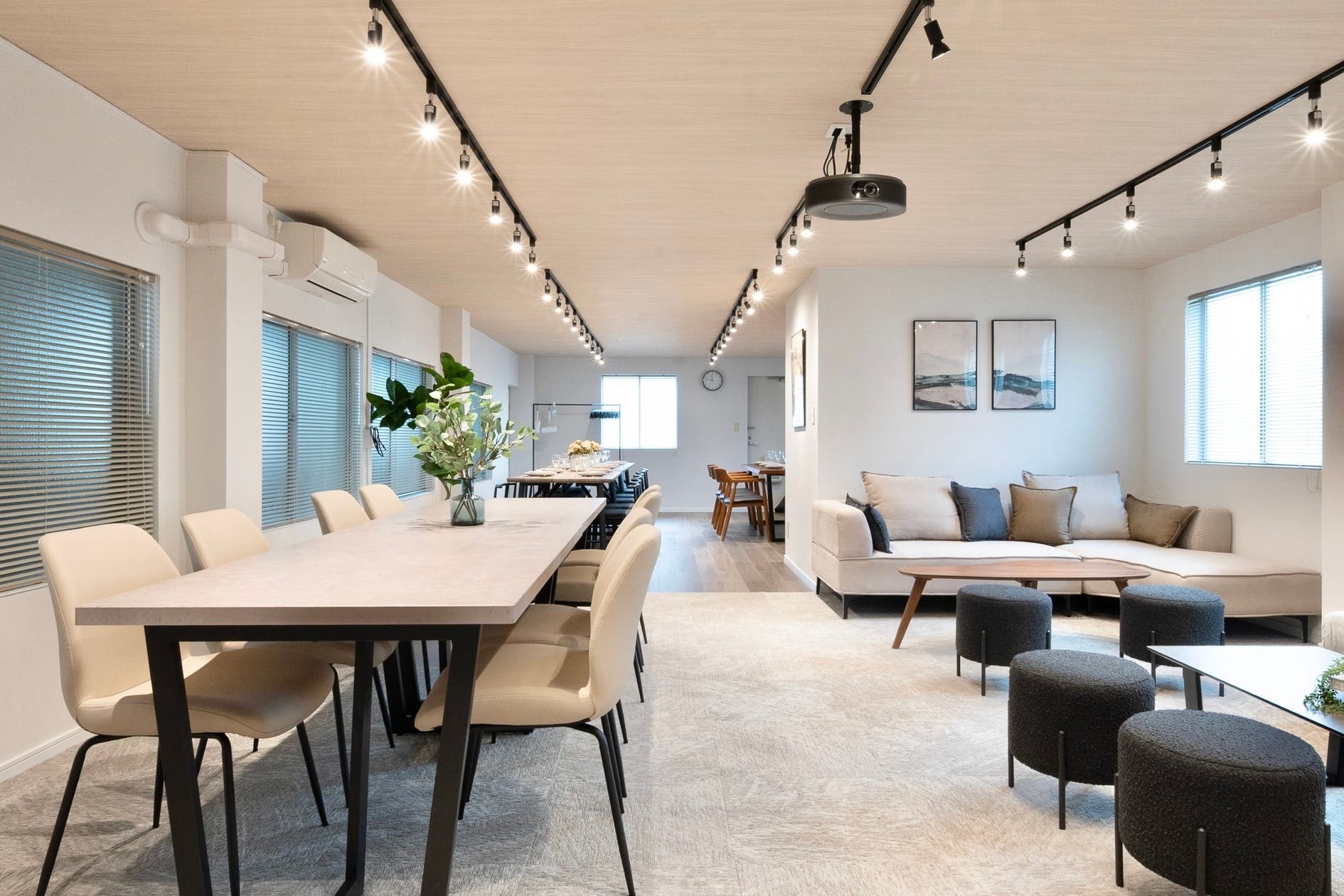 池袋駅南口4分🚃24H/最大40名着席🎉大画面プロジェクター🎬映画・大人気ゲーム機🎮おしゃれなケータリング♪の写真24