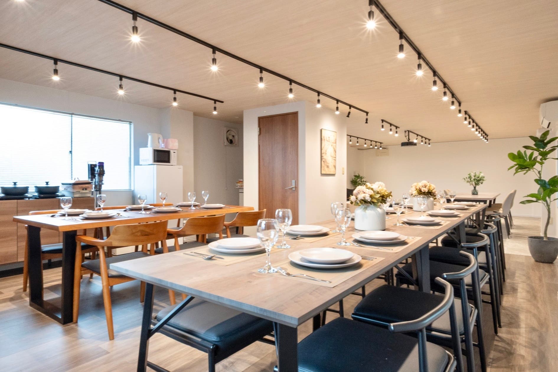 池袋駅南口4分🚃24H/最大40名着席🎉大画面プロジェクター🎬映画・大人気ゲーム機🎮おしゃれなケータリング♪の写真27