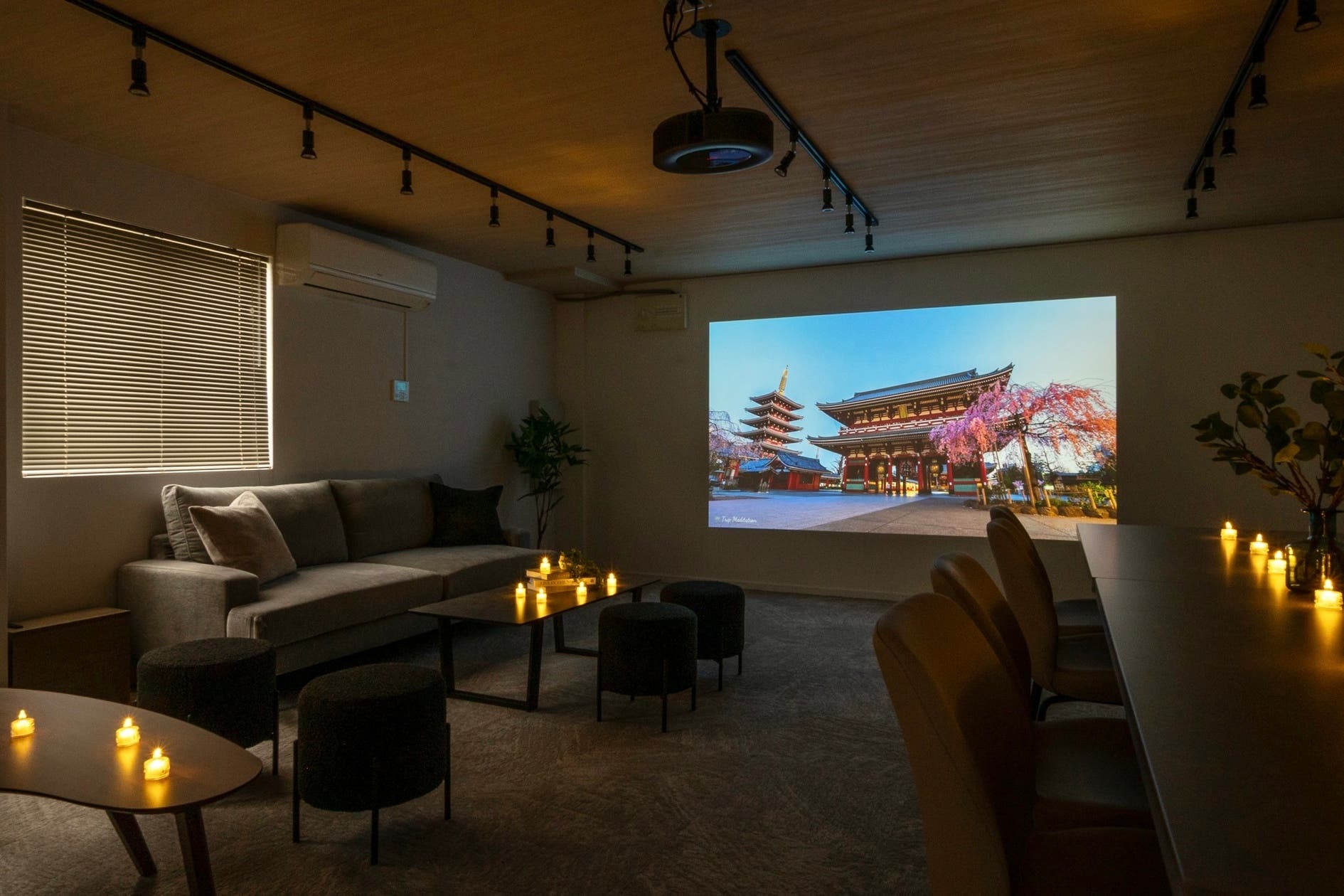 池袋駅南口4分🚃24H/最大40名着席🎉大画面プロジェクター🎬映画・大人気ゲーム機🎮おしゃれなケータリング♪の写真29