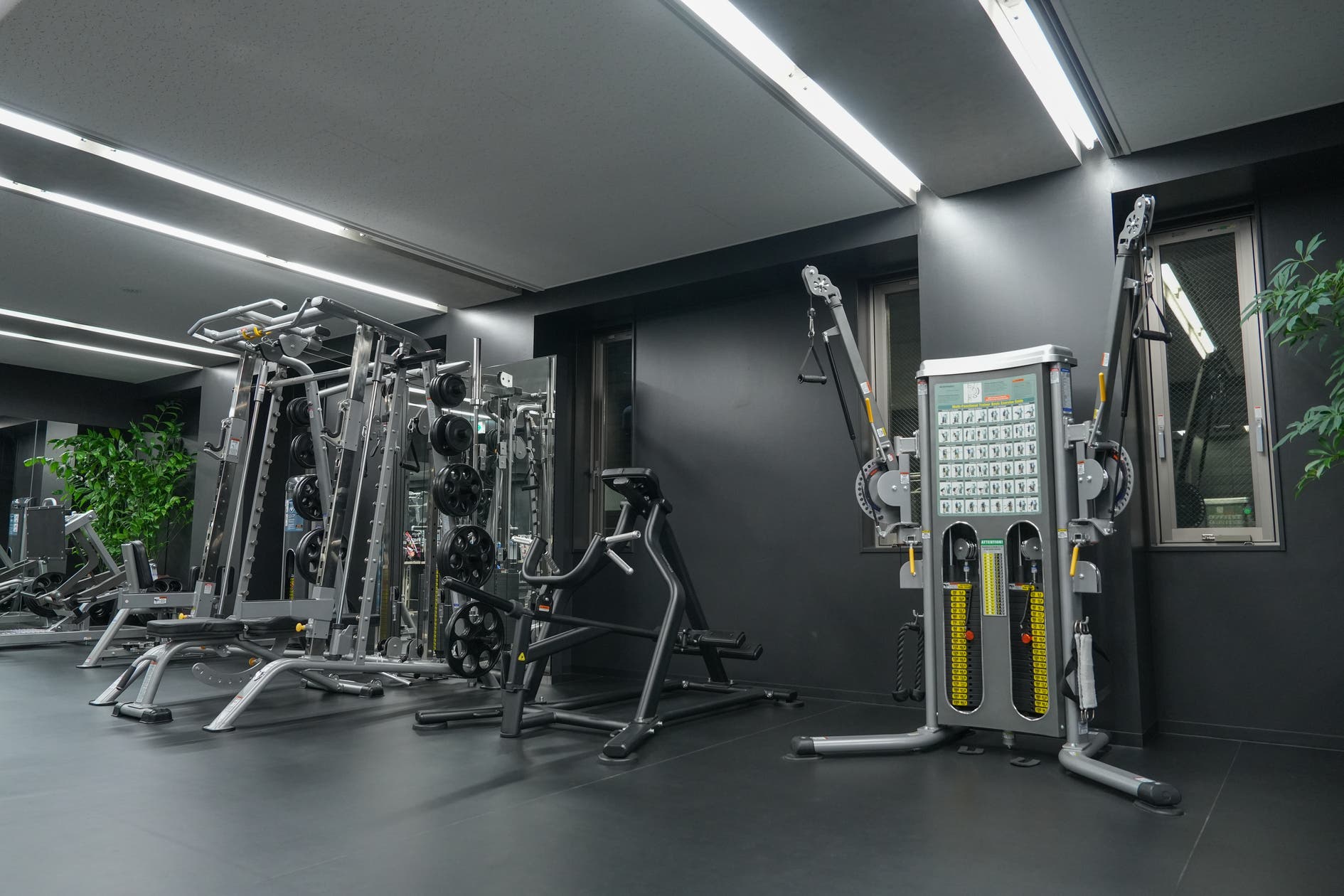 5種類のマシンを完備！半蔵門駅【徒歩1分】エリア最大級の広さ｜上質で洗練された空間の写真3