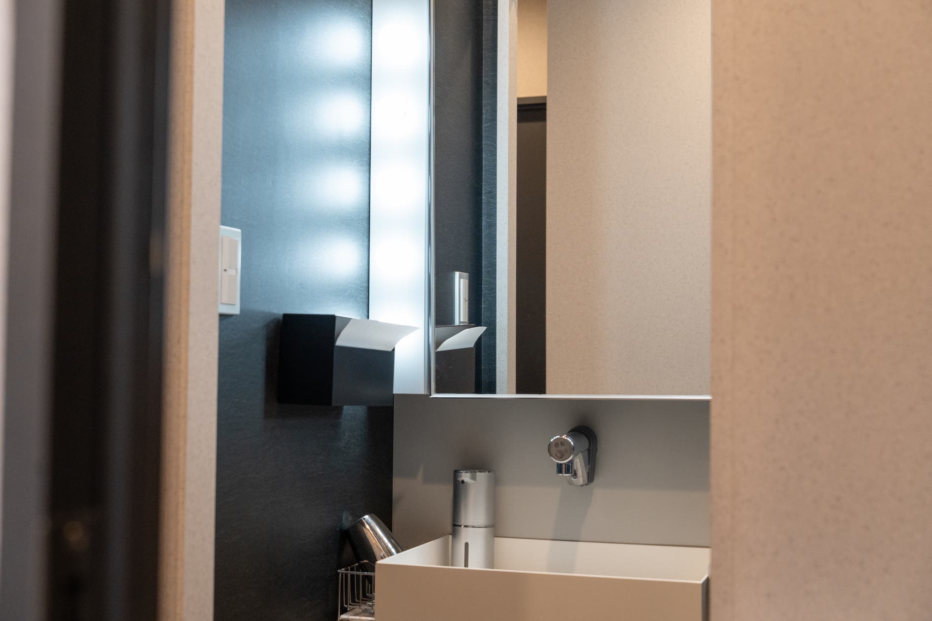 恵比寿駅徒歩3分｜天井高3m超の上質な個室レンタルジムの写真12