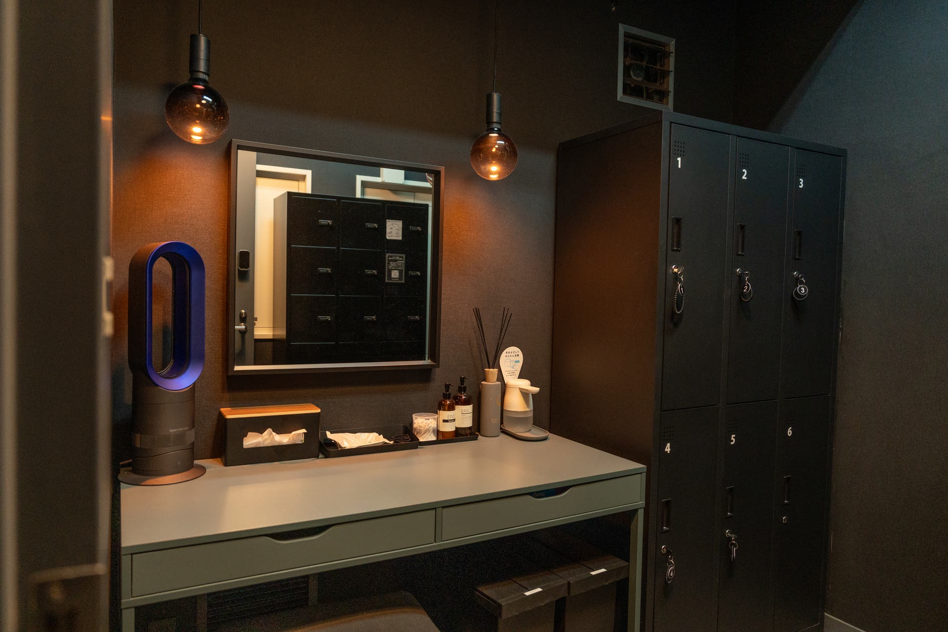 ７種類のマシンを完備！代々木公園駅【徒歩３分】＆天井高４m｜上質でラグジュアリーな極上空間の写真10