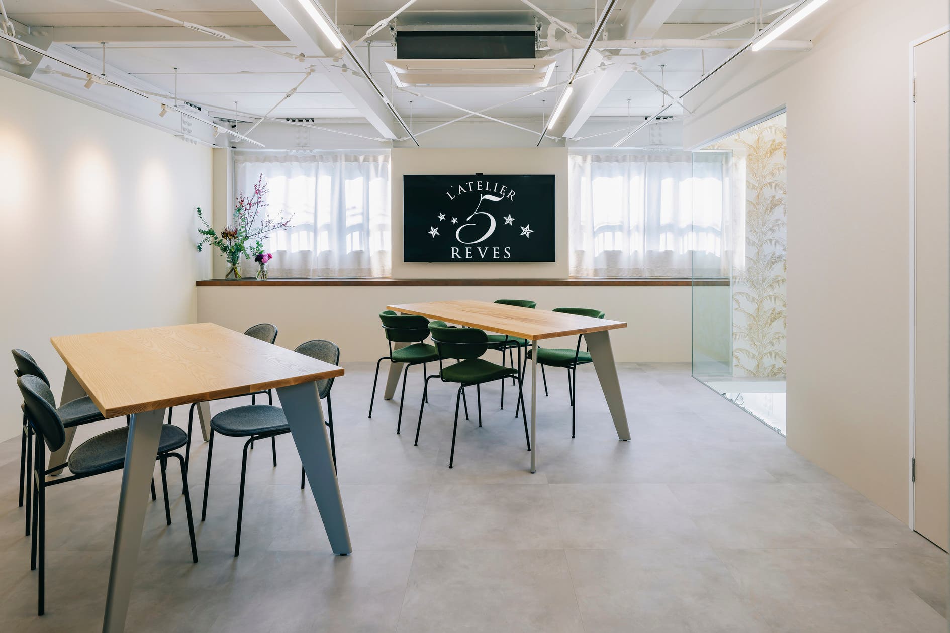 バス停目の前！キッチン付スペース お料理教室、ワークショップ、パーティに最適　ペット連れOK！の写真1