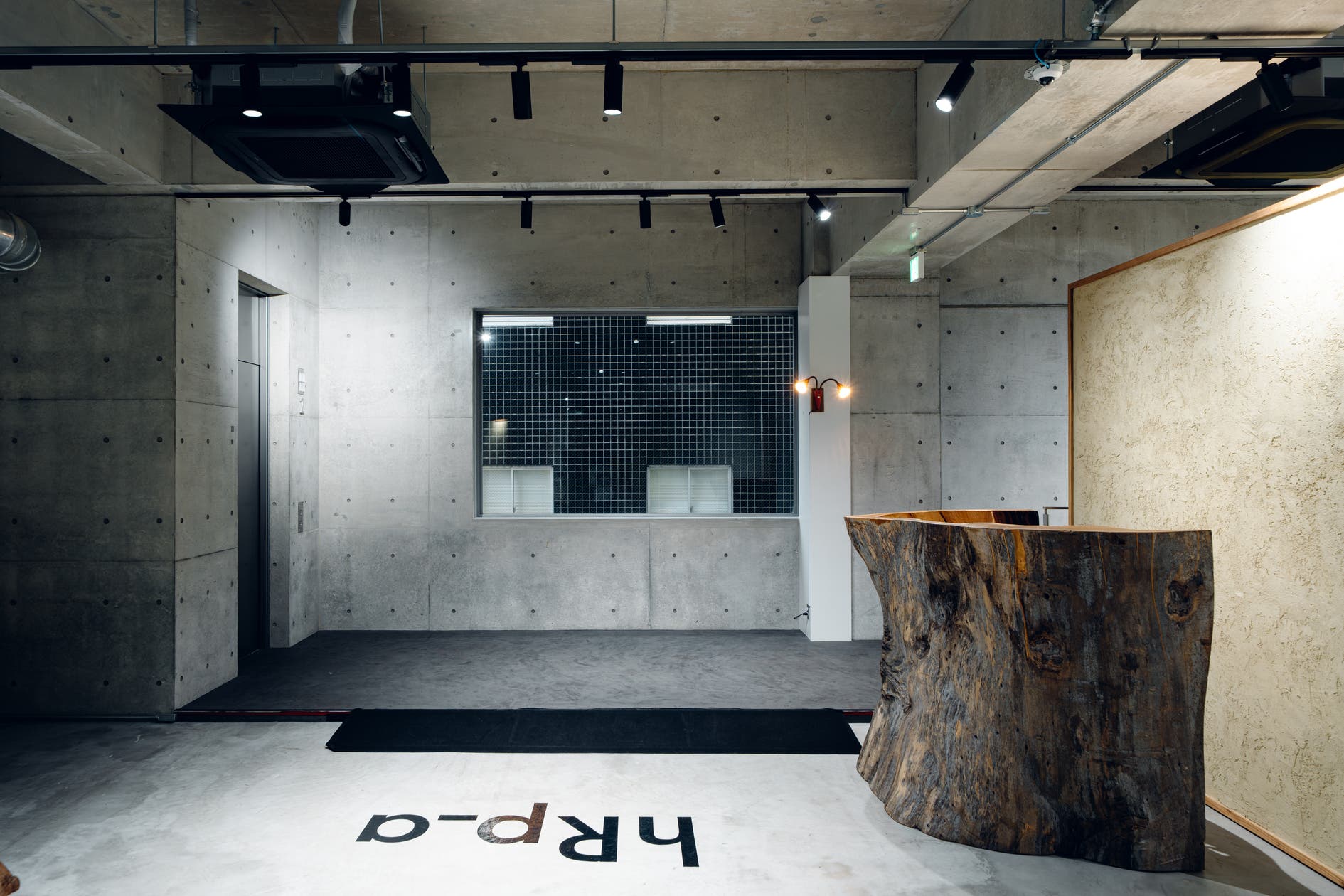 hRp_a 2F Pop up & Event 神宮前スペースの写真2