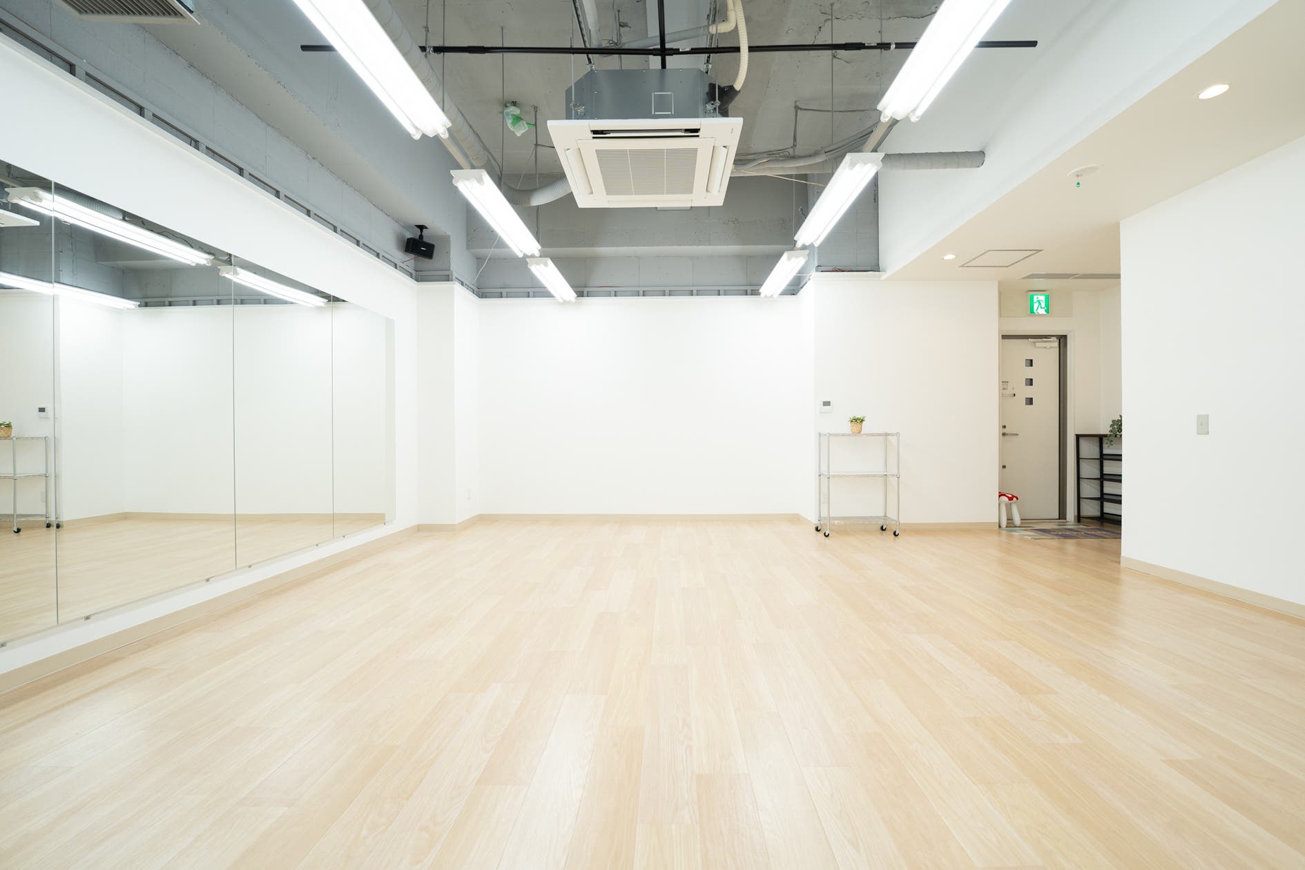 【浅草・南千住】地域最大級12名24時間OKダンススタジオ/広々地下スペース/Wi-Fi/LED照明/フィットネス、撮影などに！の写真7