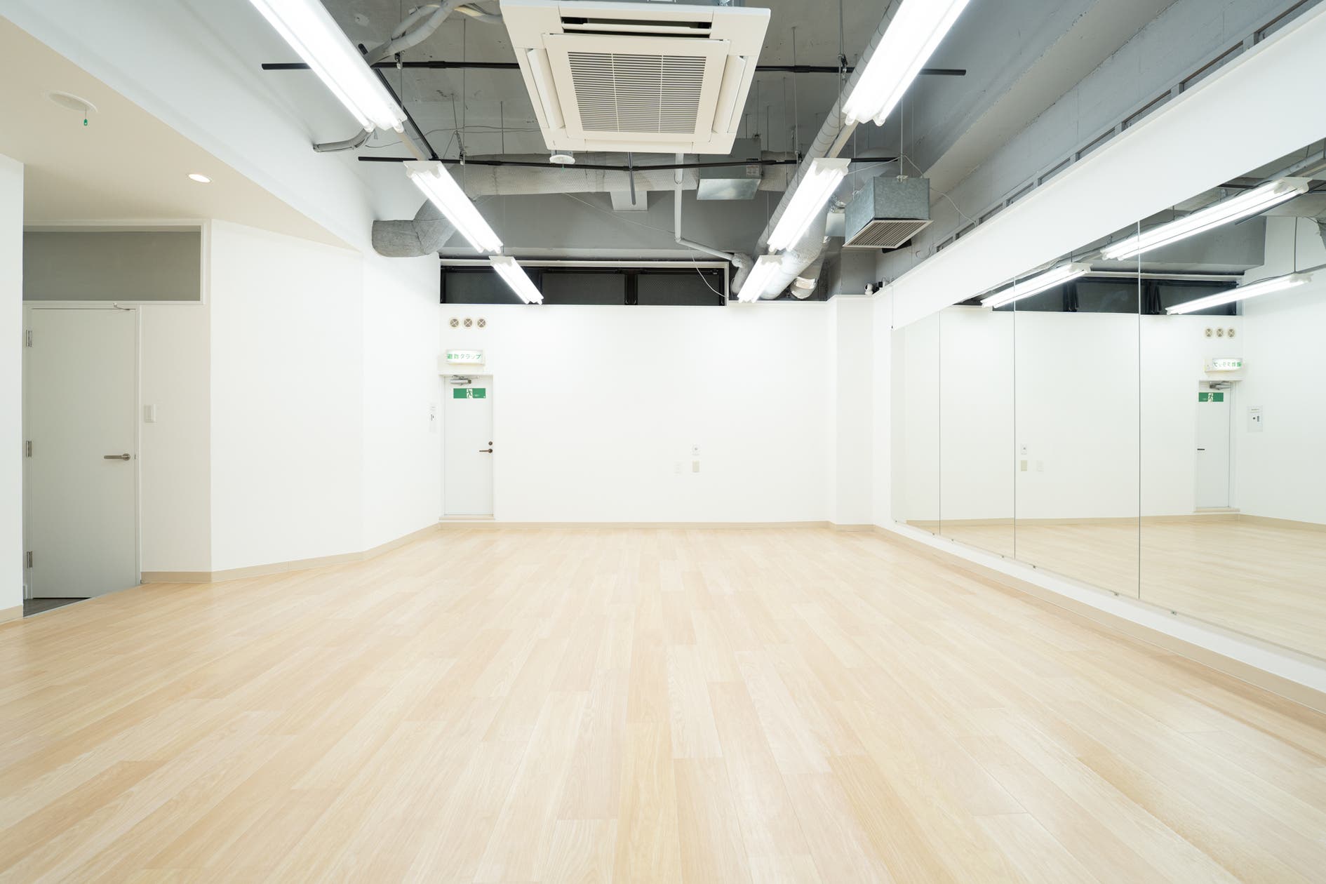 【浅草・南千住】地域最大級12名24時間OKダンススタジオ/広々地下スペース/Wi-Fi/LED照明/フィットネス、撮影などに！の写真8