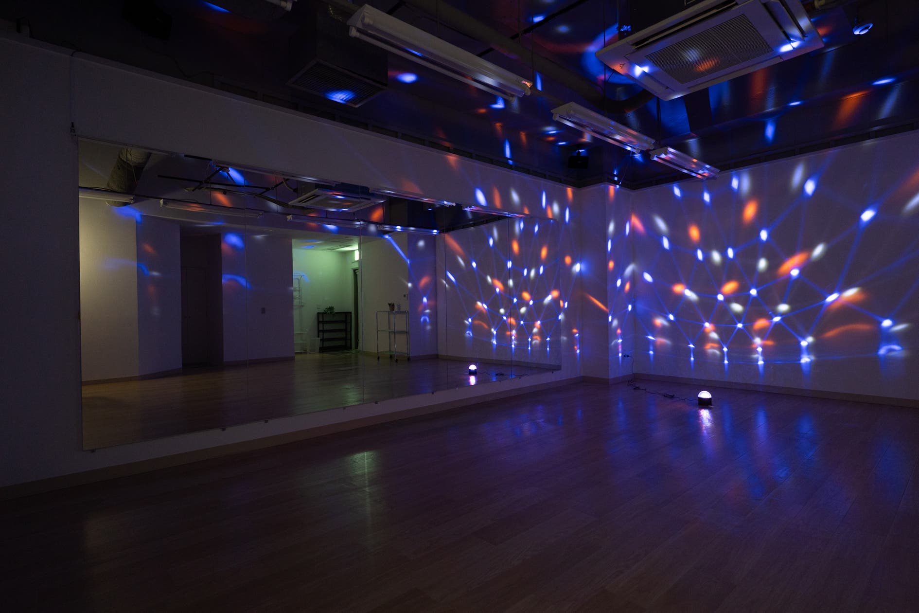 【浅草・南千住】地域最大級12名24時間OKダンススタジオ/広々地下スペース/Wi-Fi/LED照明/フィットネス、撮影などに！の写真12