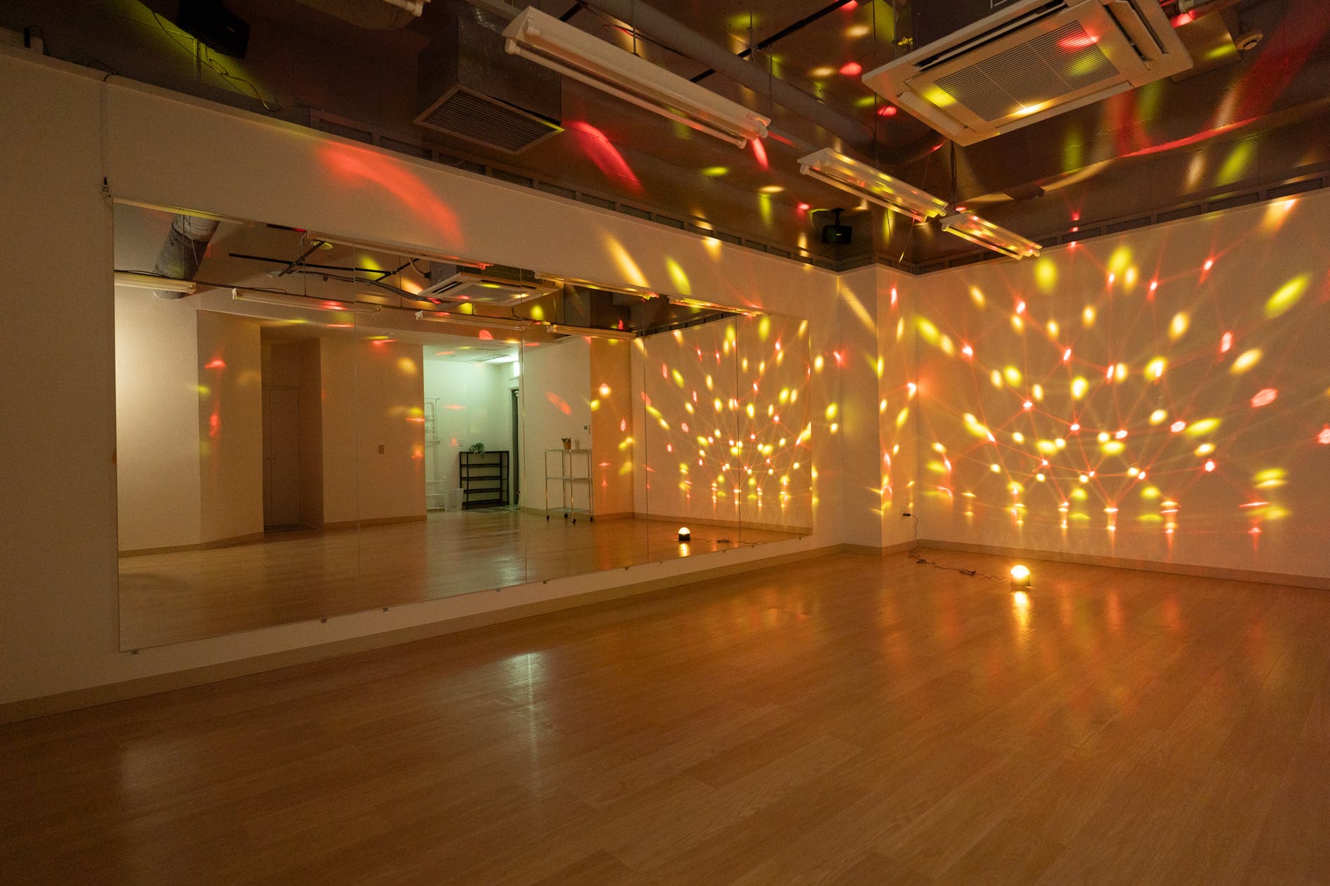 【浅草・南千住】地域最大級12名24時間OKダンススタジオ/広々地下スペース/Wi-Fi/LED照明/フィットネス、撮影などに！の写真5