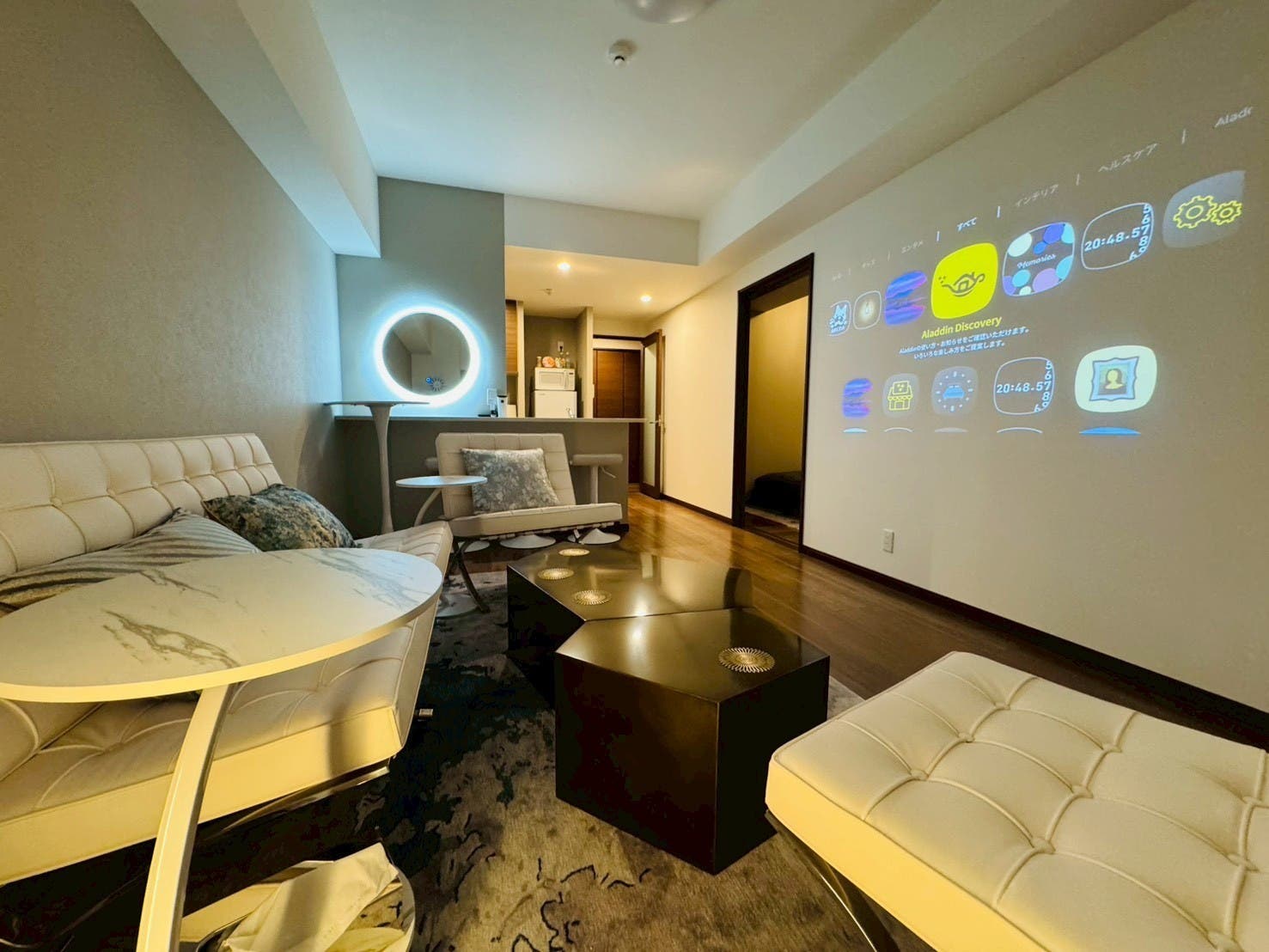 New！LuxurySweet East72 最大15人、アラジンで映画鑑賞が可！パーティー、ママ会など、箱崎宮前徒歩3分の写真1