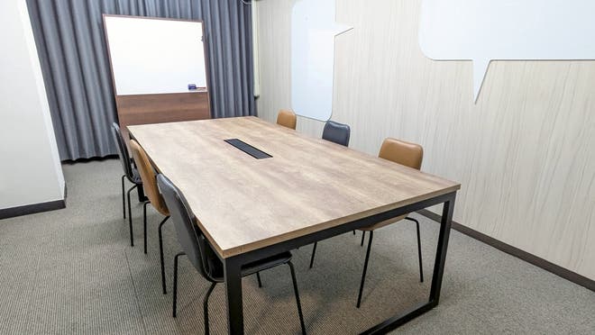 広瀬通【3階3-C会議室】テレワーク・動画撮影/ミーティング/ワークショップ/24時間OK/6名様用 の写真1