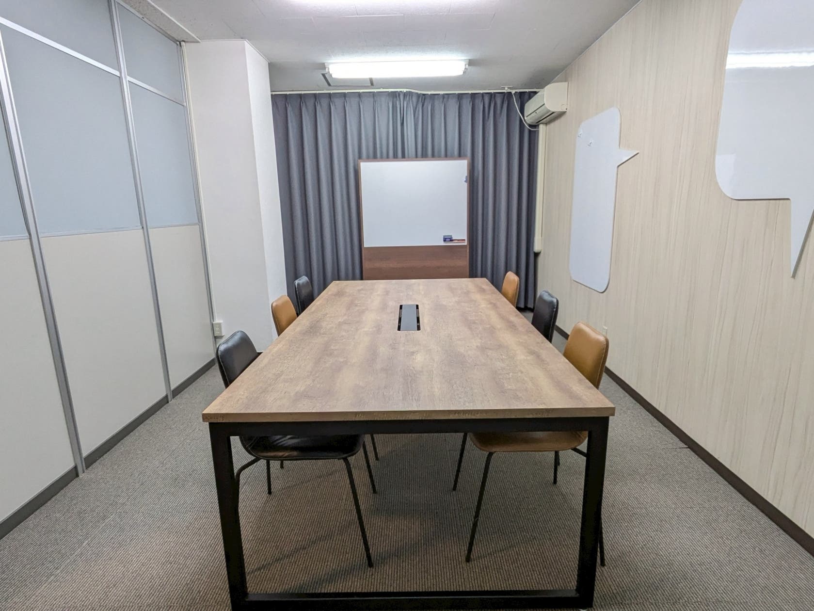 広瀬通【3階3-C会議室】テレワーク・動画撮影／ミーティング／ワークショップ／24時間OK／6名様用 の写真4