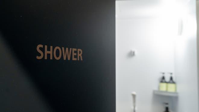 中目黒駅【徒歩3分】オープンスペース型キックボクシングジム|天井高3m超&トレーニングエリアも完備の写真12