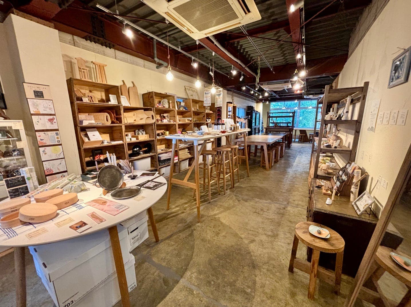 【実店舗】神楽坂駅から徒歩１分「手仕事の道具に包まれた、穏やかな空間。」の写真1
