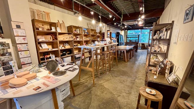 【実店舗】神楽坂駅から徒歩1分「手仕事の道具に包まれた、穏やかな空間。」の写真1