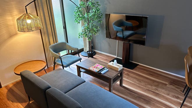 駐車場あり、一軒家の1フロア貸の写真1