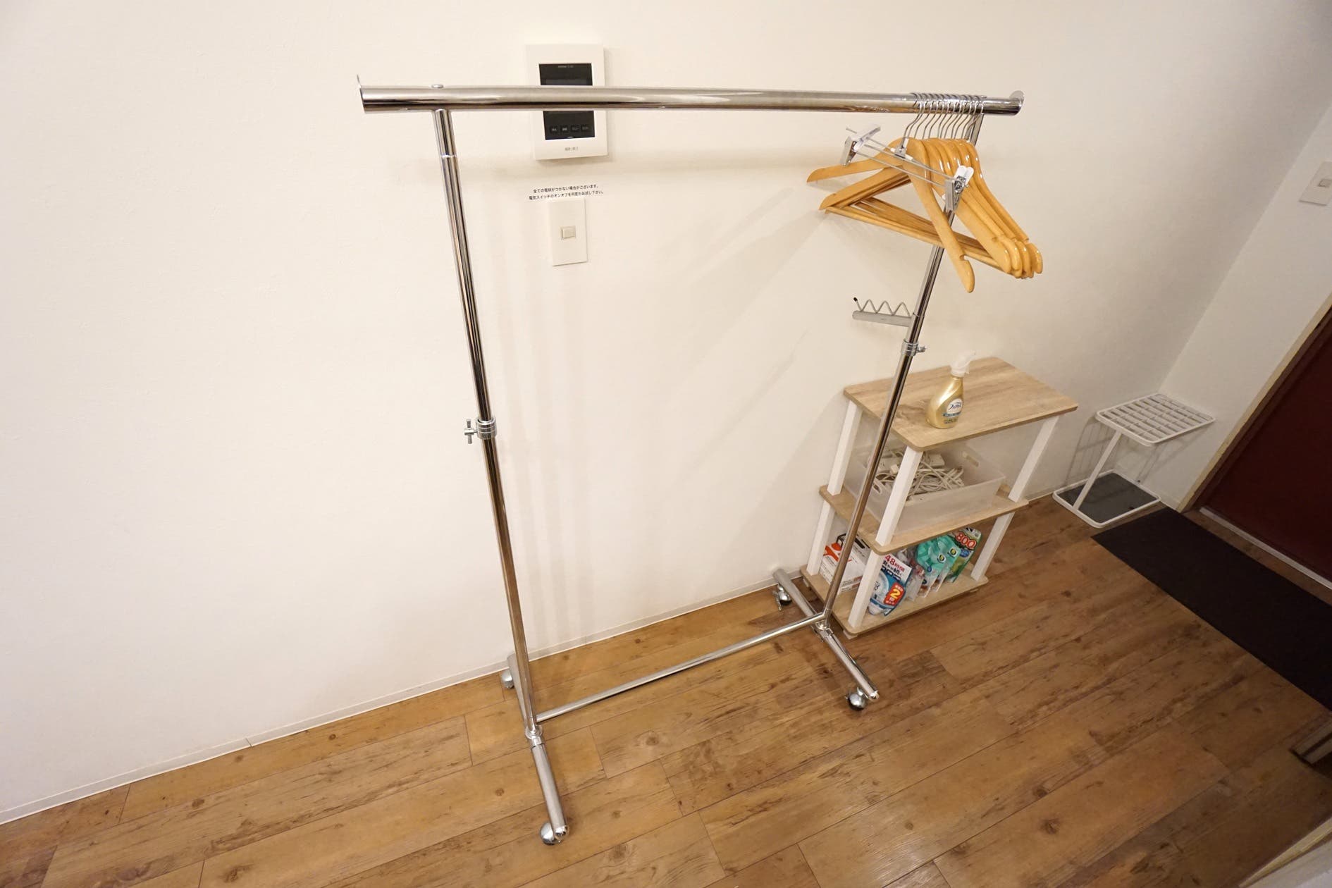 ＜鶴見駅前会議室＞駅目の前👀10名収容完全個室✨Wi-Fi📶ホワイトボード📝会議/商談/ワークショップ/ボードゲーム/撮影の写真8