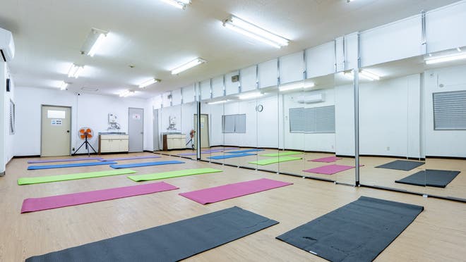 【リニューアルオープン!】53㎡で20人踊れる大規模スタジオ💃ヨガマット完備✨更衣室も14㎡と複数人が同時利用可能の写真6
