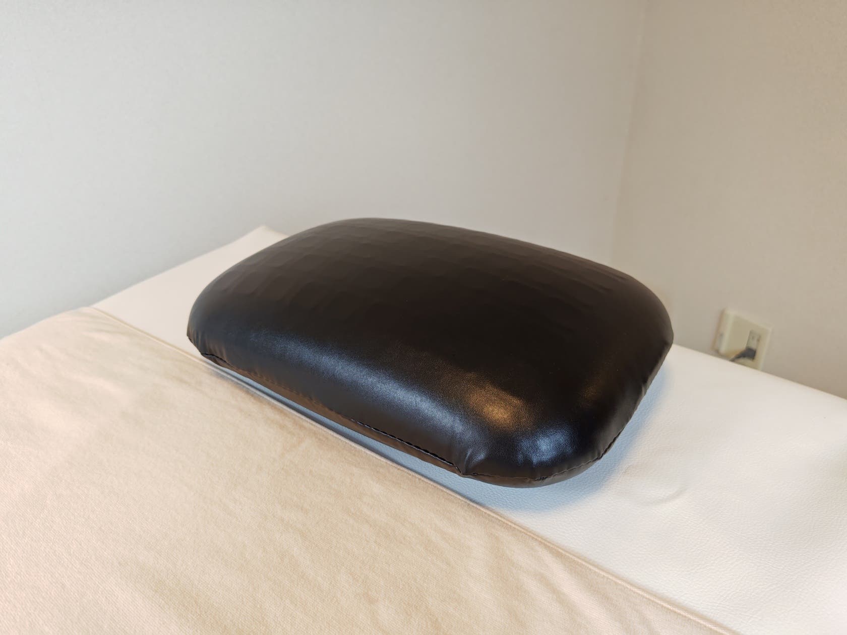 川崎駅6分｜清潔で落ち着く施術専用サロン。12月は1時間1,080円／LUSSO手動昇降ベッド・タオル完備。の写真14