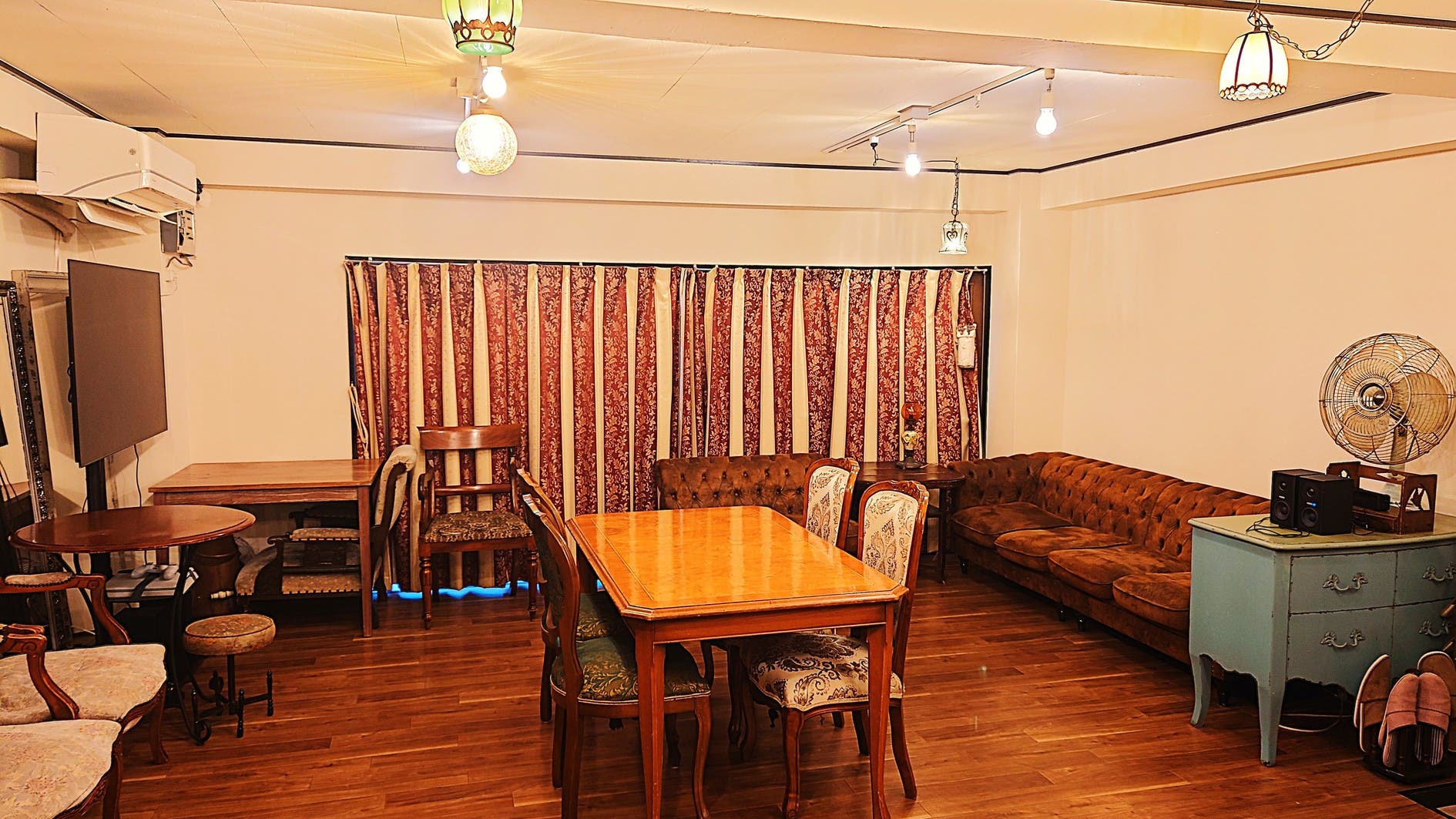 中野駅徒歩5分のワンフロアー貸し切り。各種イベントやパーティー・撮影・教室・会議・演劇の練習等に!!クリスマス・忘年会・新年会の写真1