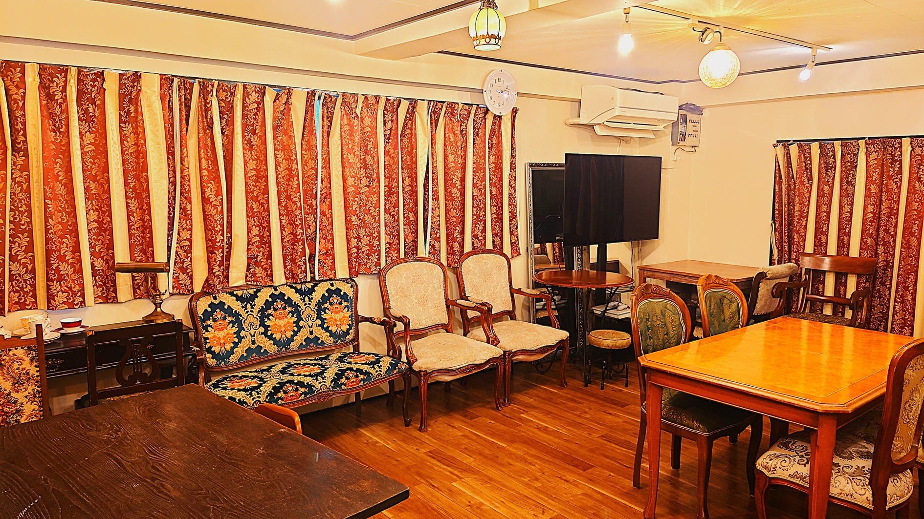 中野駅徒歩5分のワンフロアー貸し切り。各種イベントやパーティー・撮影・教室・会議・演劇の練習等に!!クリスマス・忘年会・新年会の写真2