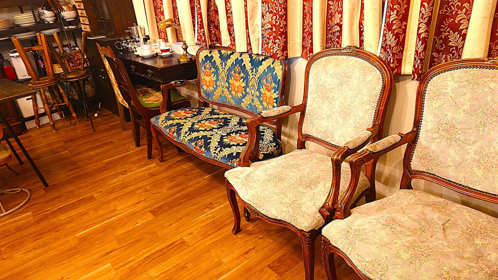 中野駅徒歩5分のワンフロアー貸し切り。各種イベントやパーティー・撮影・教室・会議・演劇の練習等に!!クリスマス・忘年会・新年会の写真7