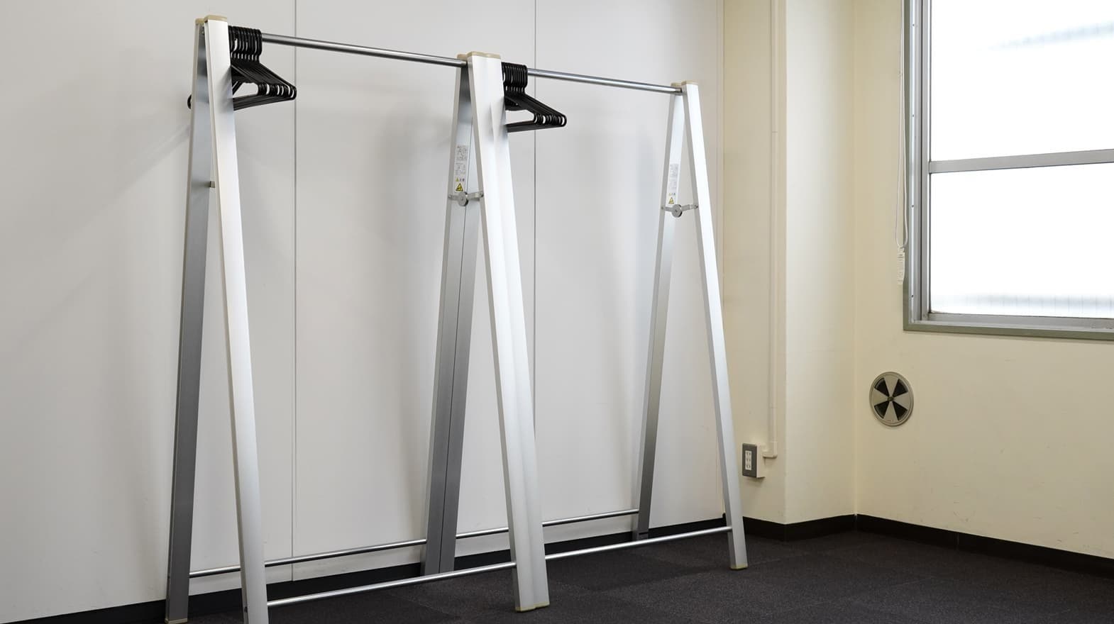 【スタッフ常駐で安心】四谷三丁目駅から徒歩2分！無料Wi-Fi＆プロジェクター完備！71㎡＆39名着席可能【第一+第二会議室】の写真10