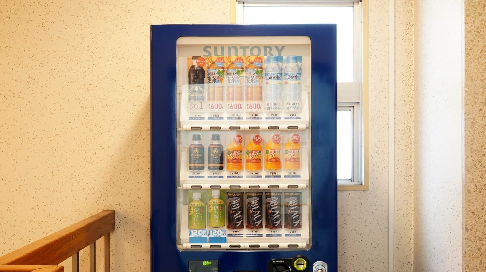 【スタッフ常駐で安心】四谷三丁目駅から徒歩2分！無料Wi-Fi＆プロジェクター完備！36.4㎡＆18名着席可能【第一会議室】の写真12