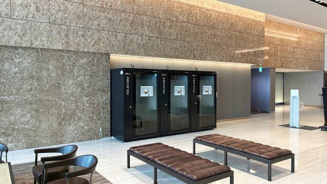 【テレキューブ】京橋エドグランの個室型ワークブース(305-03)です。視線と音を遮る、プライベートな集中環境。の写真1