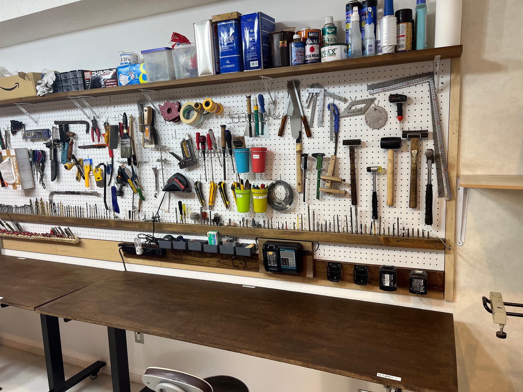 リニューアルオープン　麻布十番路面店　DIY 工具が自由に使えてギターの練習も出来る多目的スペースの写真1