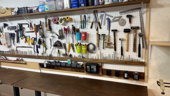 リニューアルオープン 麻布十番路面店 DIY 工具が自由に使えてギターの練習も出来る多目的スペースの写真1