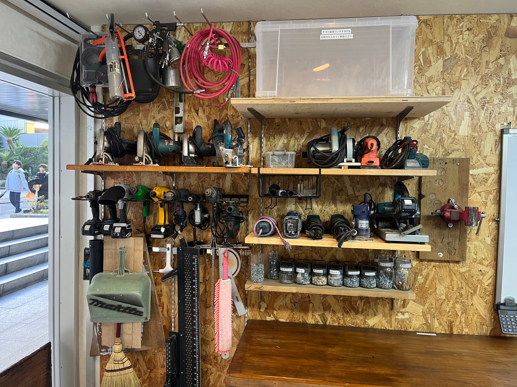 リニューアルオープン　麻布十番路面店　DIY 工具が自由に使えてギターの練習も出来る多目的スペースの写真13