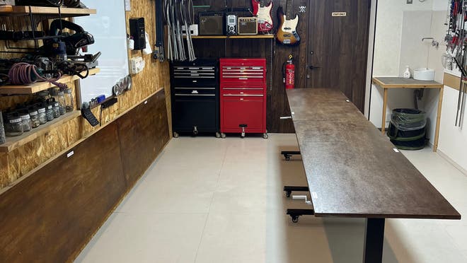 リニューアルオープン 麻布十番路面店 DIY 工具が自由に使えてギターの練習も出来る多目的スペースの写真8